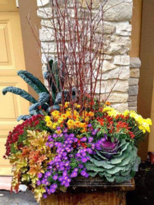 28 Coolest Ideas to Create Fall Planters Outside Front Door